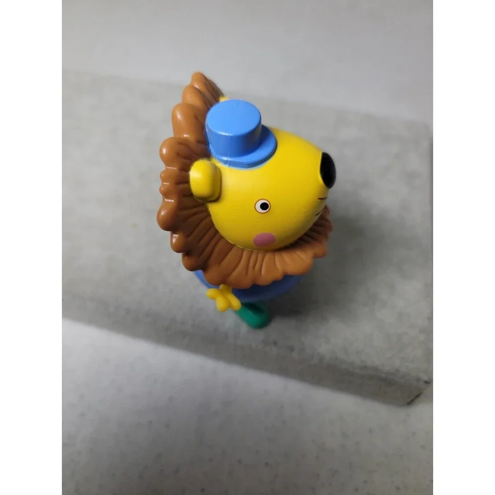 Hasbro | Toys | Hasbro Peppa Pig Leo Lion Figure With Blue Top Hat ...